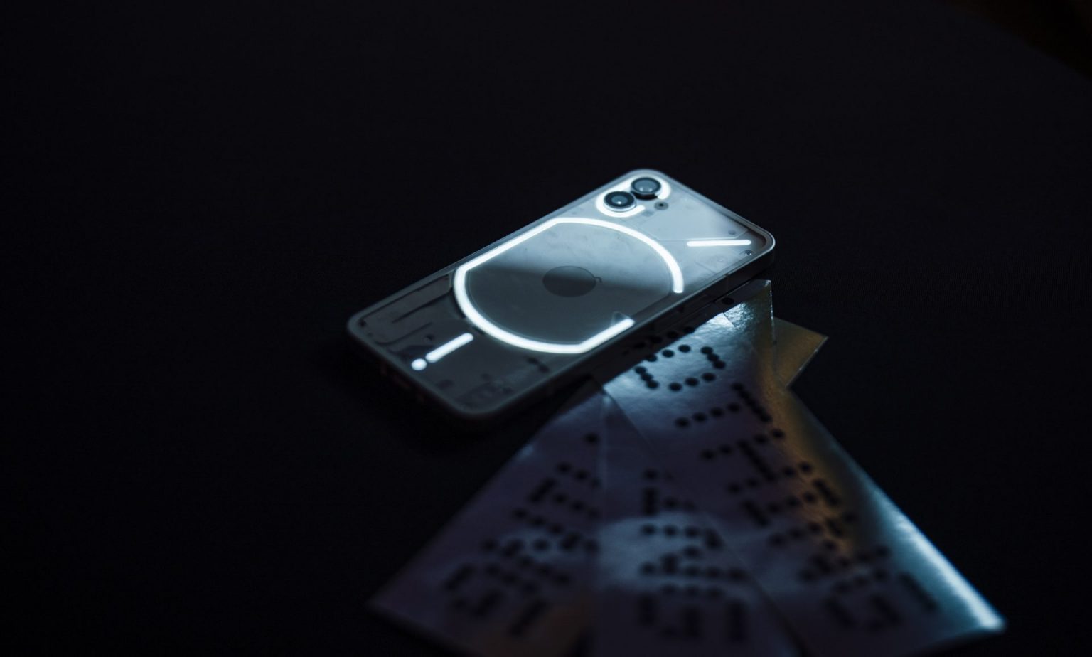 BDDWATCH 设计驱动型品牌观察 | Nothing，为全球带来变革之风的科技潮牌（全文）